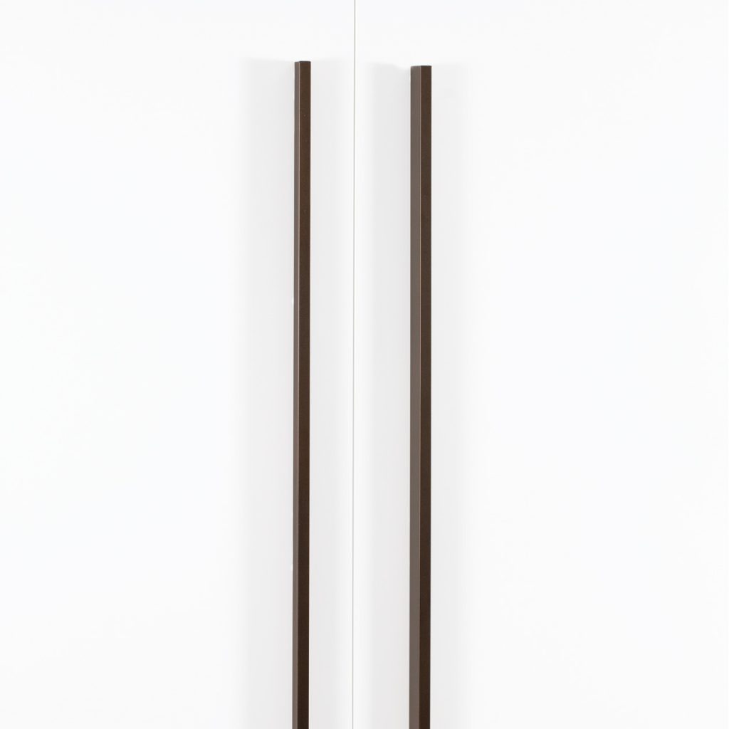 MOMO ANGLE PULL HANDLE 640MM METALLIC GOLDEN BROWN - Avoca Architechtural